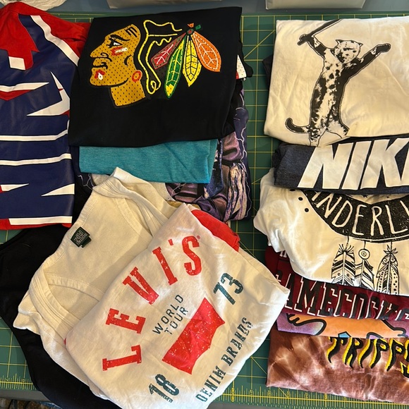 Tops | Assorted Shirts And Tank Totaling In 15 | Poshmark